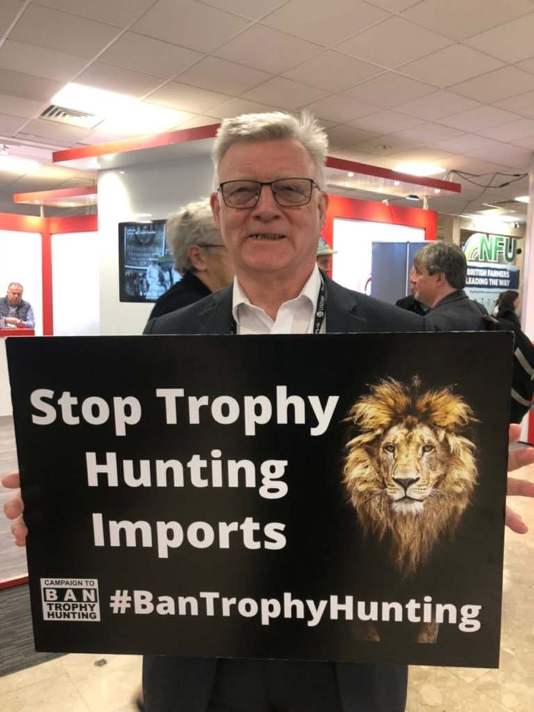British Hunters Are Getting Away With Murder : Ban Trophy Hunting